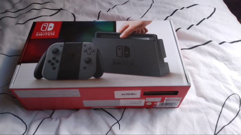 Nintendo Switch + SX OS Modifikacija + brdo opreme