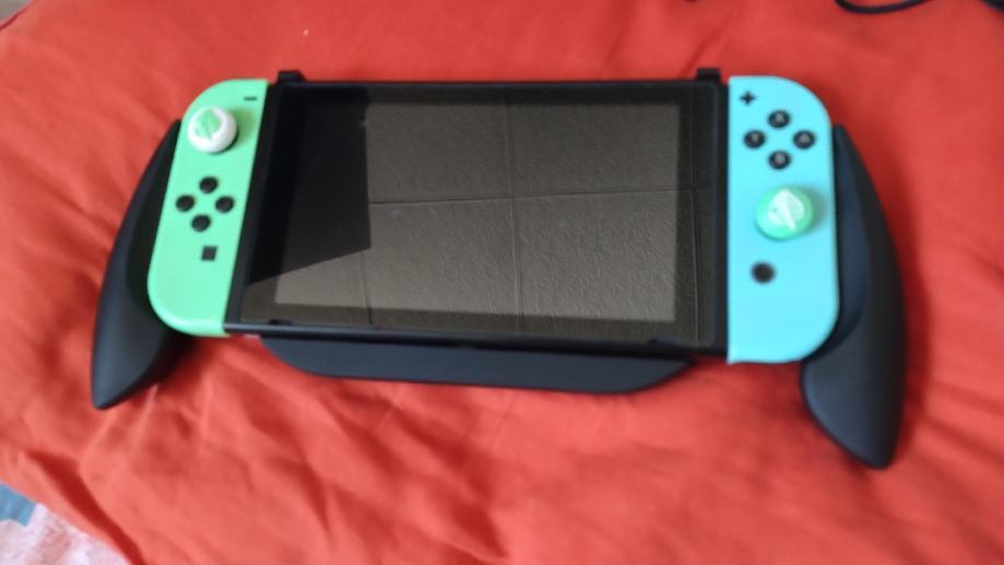Nintendo Switch v2 ACNH edition + oprema + igre
