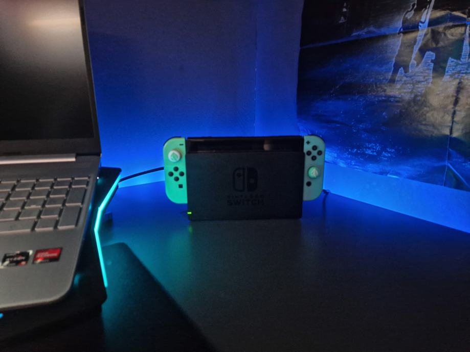 Nintendo Switch v2 ACNH edition + oprema + igre