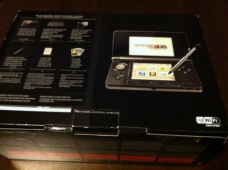 Nintendo 3DS Cosmo Black Konzola (plus torbica i kutije za igrice)