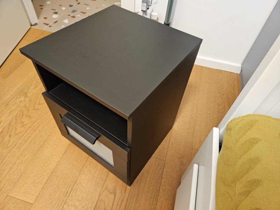Brimnes Ikea Crni Noćni Ormarić