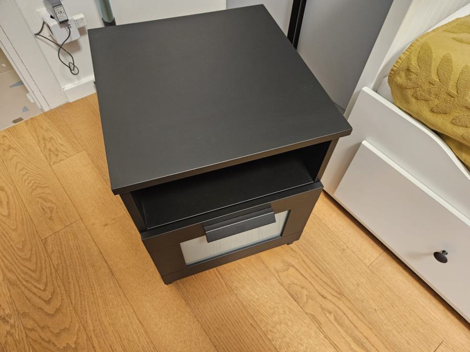 Brimnes Ikea Crni Noćni Ormarić