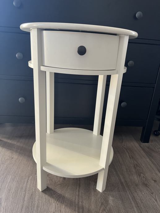 Noćni drveni ormaric