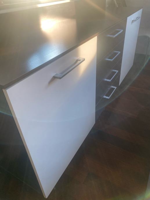 Ormar, komodu i noćne ormariće hitno poklanjam