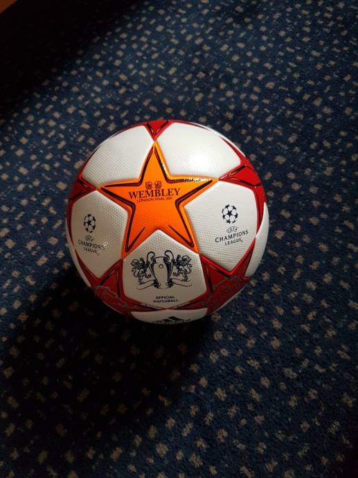 Original lopta UCL-a 2011 Wembley