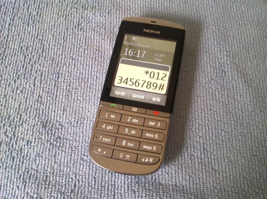 Nokia 300 Asha (kamera 5 MP)