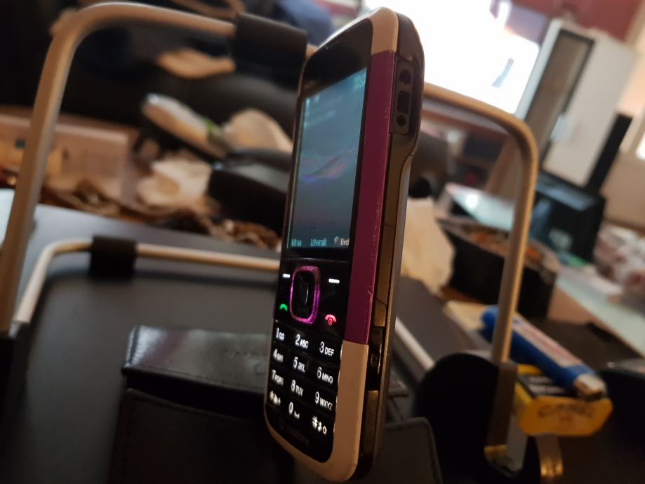 Nokia 5000d dobro stanje na VIP i A1 mrežu(091,092,SIM),besprijekoran!