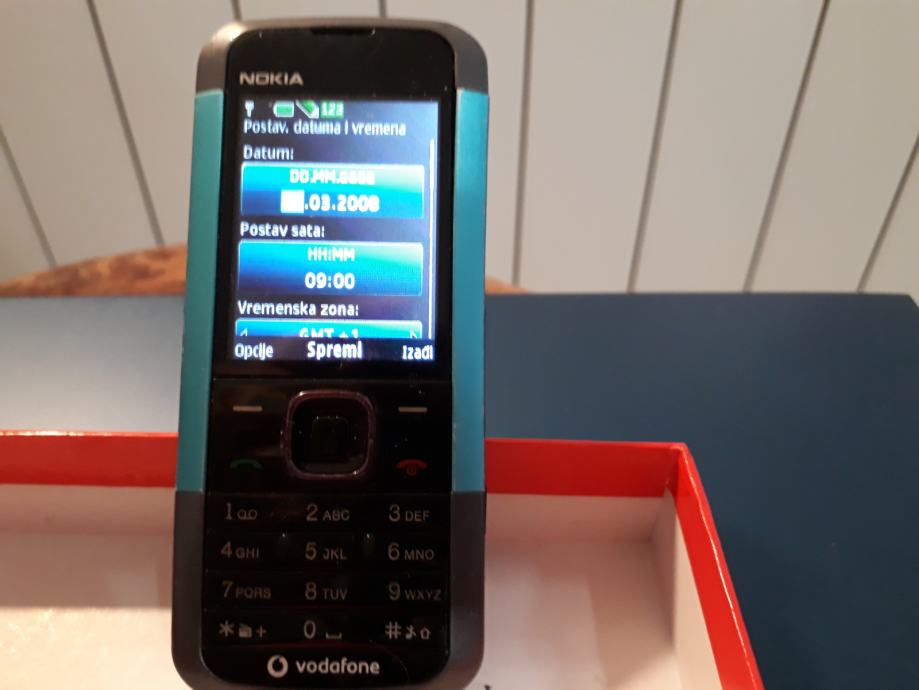 Nokia 5000d u dobrom stanju na sve mreže prima sve SIM kartice!!!!!!!!