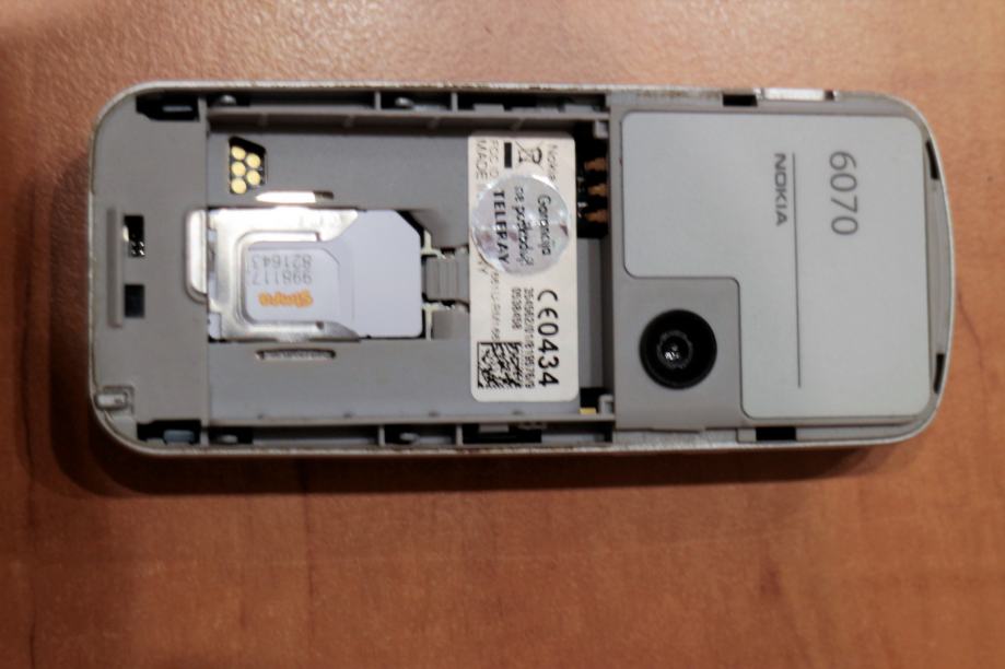 NOKIA 6070