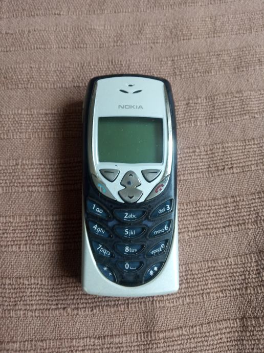 Nokia 8310, sve mreže, sa punjačem
