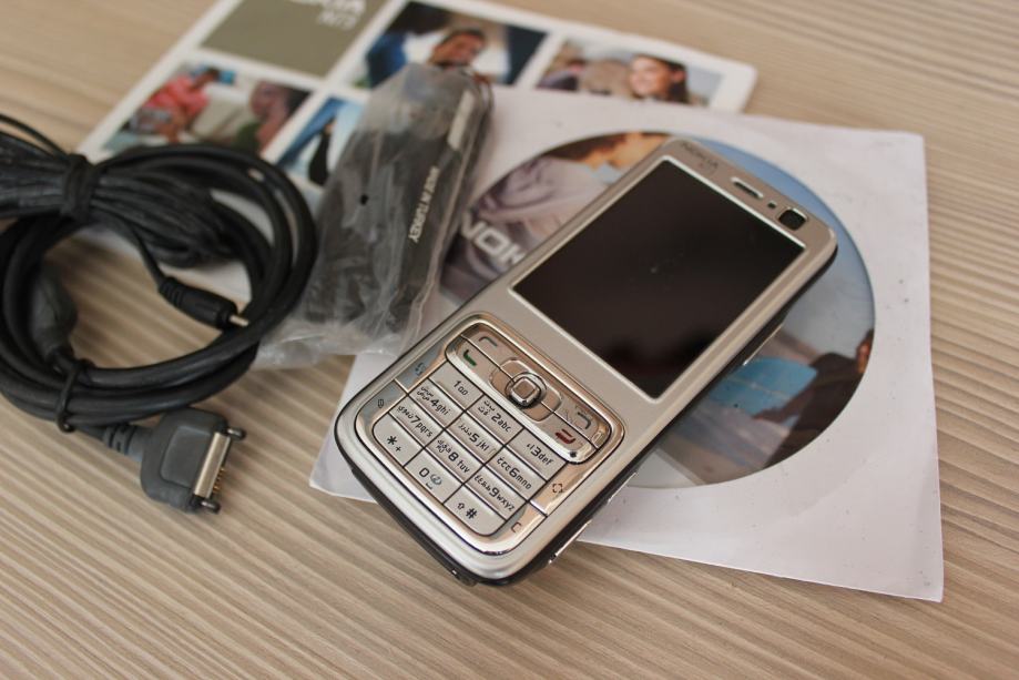 NOKIA N 73