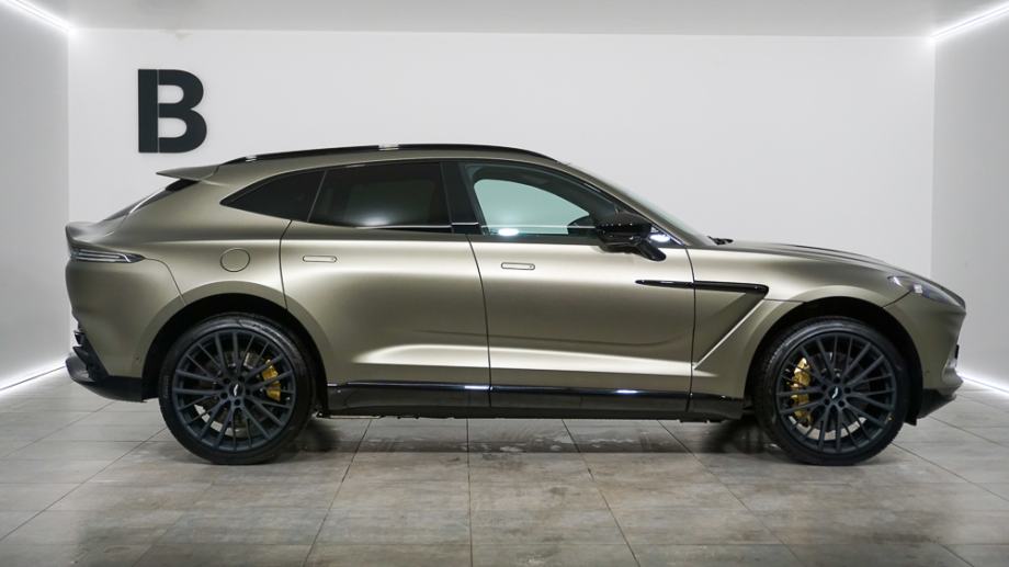 ASTON MARTIN DBX 4.0 V8 TWIN TURBO, 2023 god.