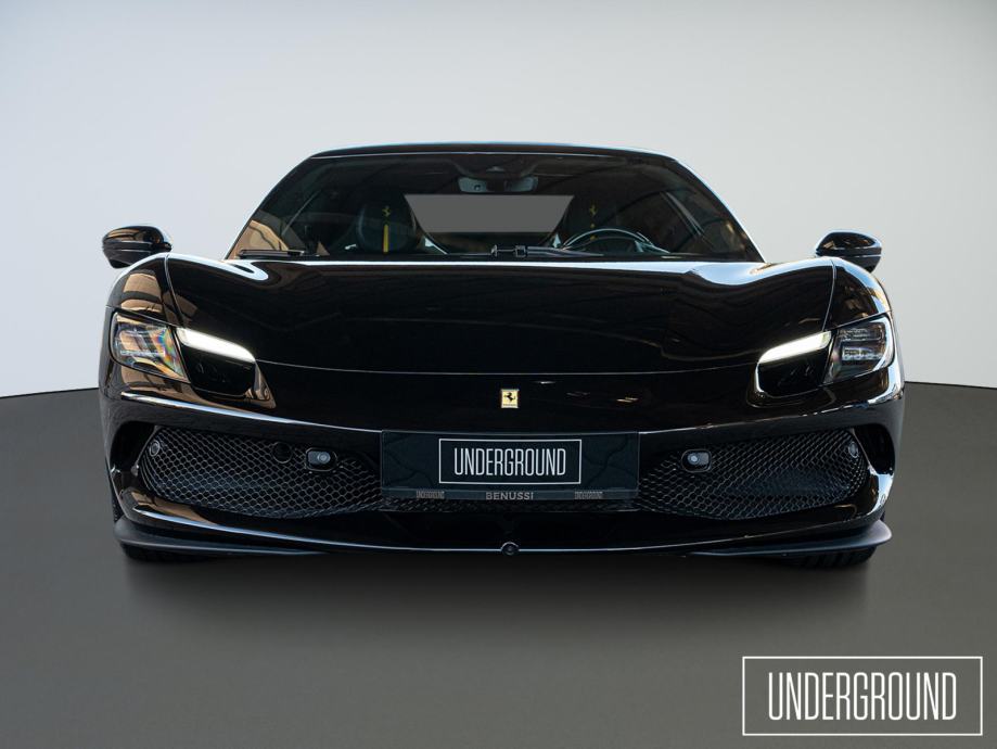 Ferrari 296 GTB, 2022 god.