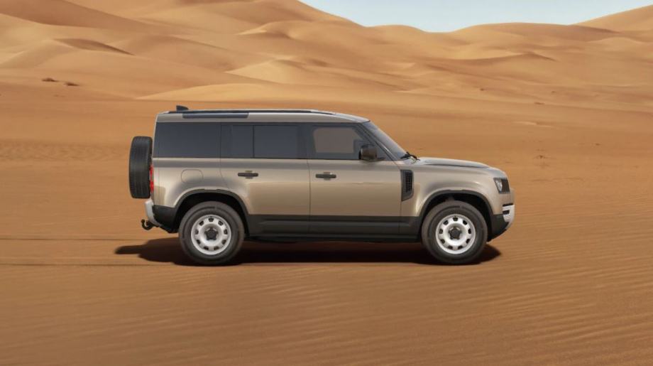 LAND ROVER DEFENDER 110 HT 3.0 250 MHEV AWD A8, 2022 god.