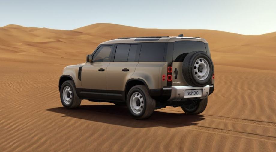 LAND ROVER DEFENDER 110 HT 3.0 250 MHEV AWD A8, 2022 god.