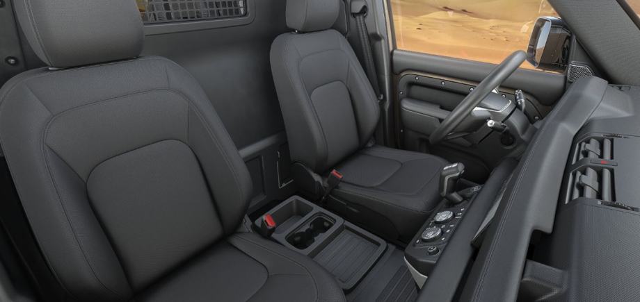 LAND ROVER DEFENDER 110 HT 3.0 250 MHEV AWD A8, 2022 god.