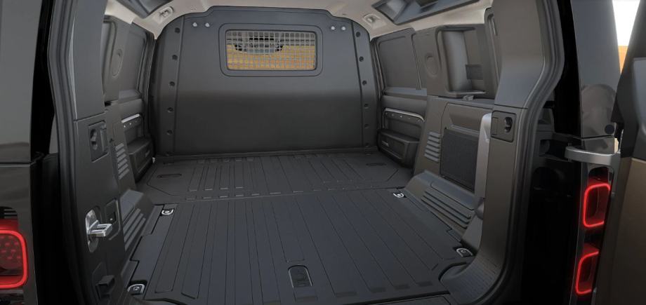 LAND ROVER DEFENDER 110 HT 3.0 250 MHEV AWD A8, 2022 god.