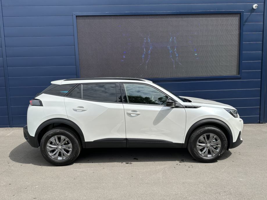 Peugeot 2008 STYLE PureTech 100, 2023 god.