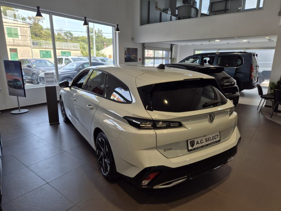 Peugeot 308 SW ALLURE 1.5 BHDI 130 EAT8, 2024 god.
