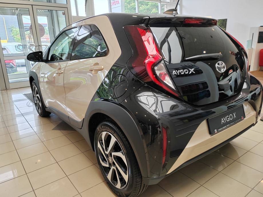 TOYOTA AYGO X-PLAY TREND 1.0 VVT-i , RATA LEASING-a 201,00 EUR !!, 2025 ...