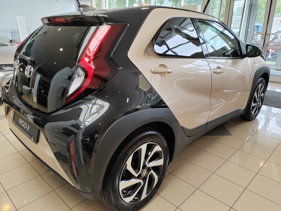 TOYOTA AYGO X-PLAY TREND 1.0 VVT-i , RATA LEASING-a 201,00 EUR !!, 2025 ...