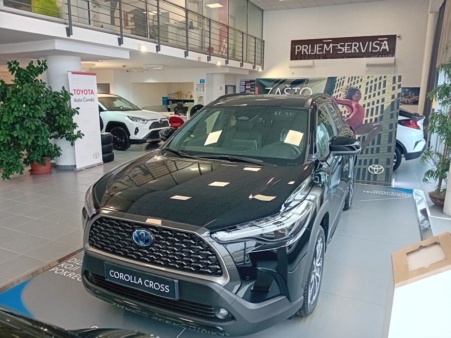 Toyota Corolla Cross Executive 1,8 hibrid # Toyota leasing, 2023 god.