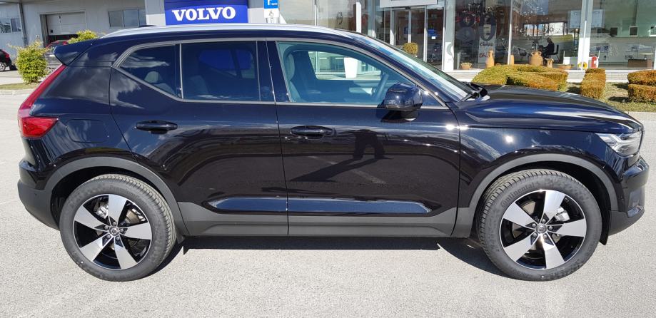 VOLVO XC40 D4 AWD-A FIRST EDITION, 2018 god.