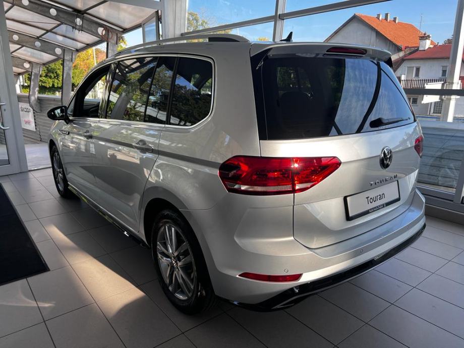 VW Touran R-line 2.0 TDI, 2023 god.