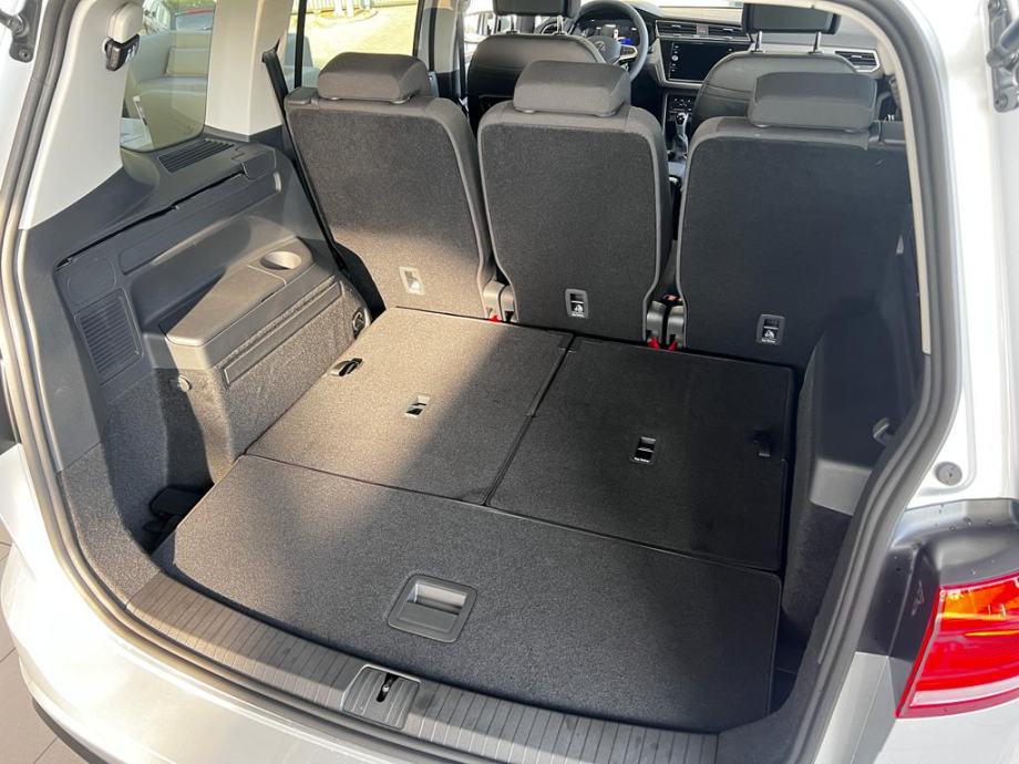 VW Touran R-line 2.0 TDI, 2023 god.