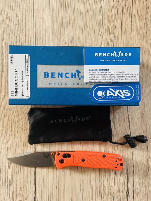 P: Benchmade Mini Bugout