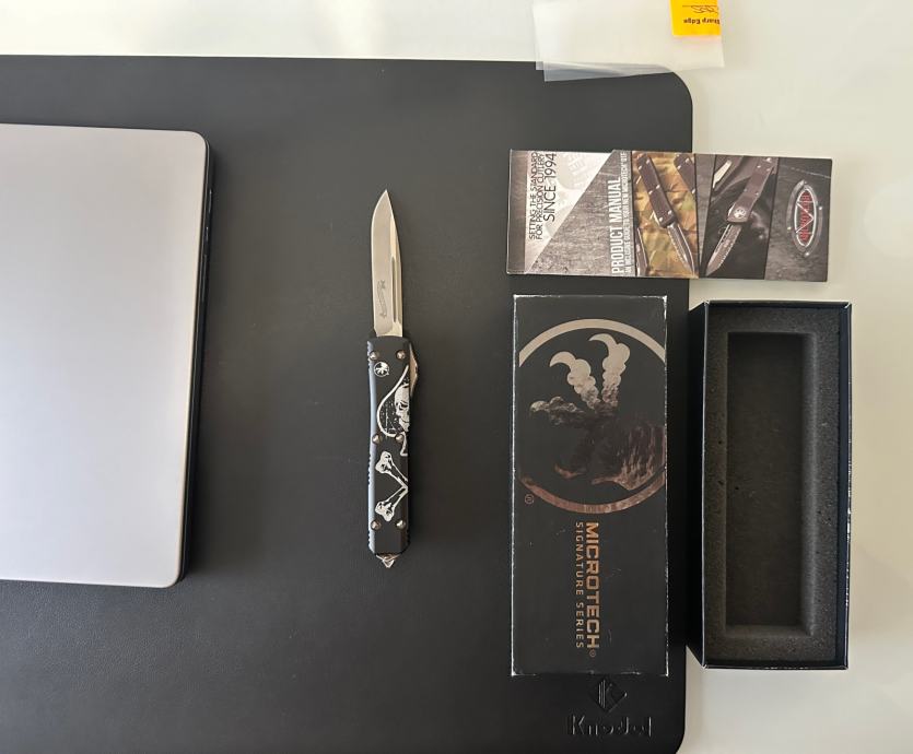 Microtech Ultratech Skull & Death Card Logo
