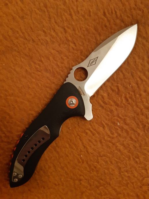 Nož preklopni Spyderco C187