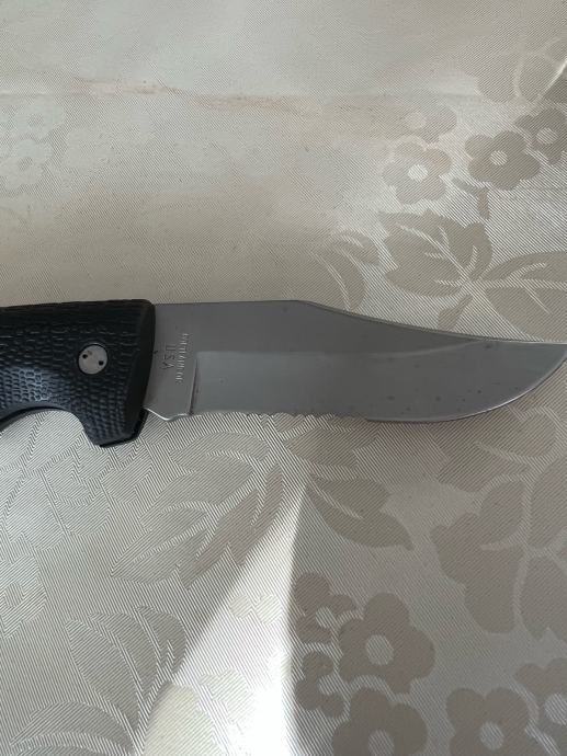 Prodajem Gerber 650 nož