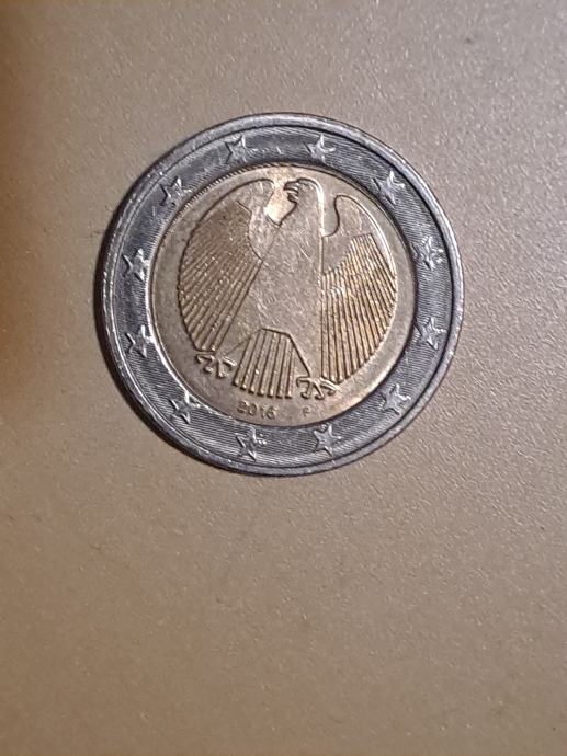kovanica od 2 eura sa greškom