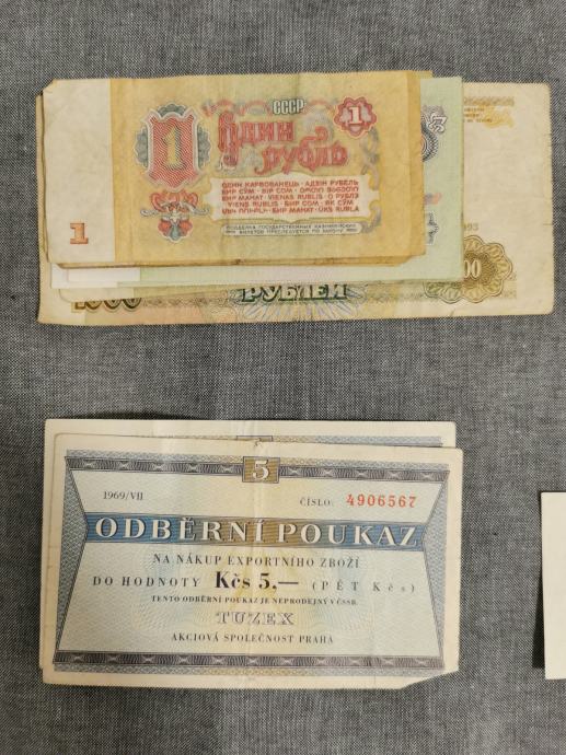 Različite stare novčanice iz različitih godina i država