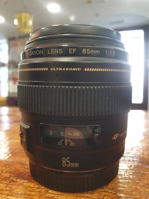 Canon EF 85mm f/1.8 USM portretni telefoto objektiv 85 1.8 1,8
