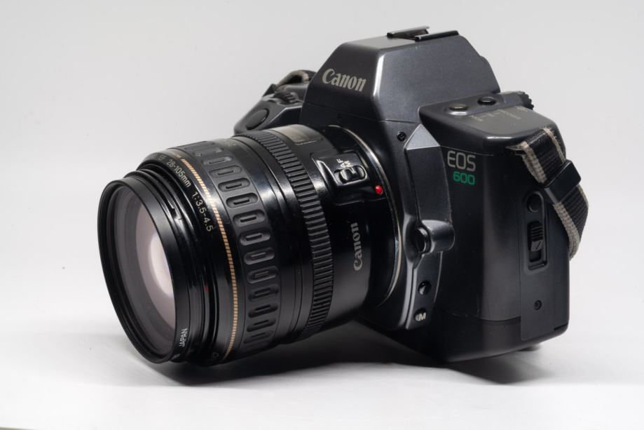 Canon EOS 600 i Canon Zoom 28 . 105 mm