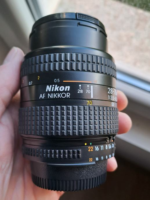 Nikon AF 28-70mm f/3.5-4.5D