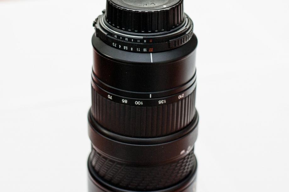 Prodajem Sigma 70-210 f2.8 APO (Nikon)