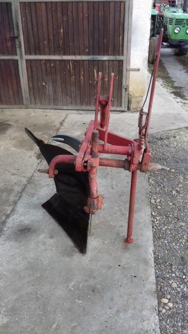 Jednobrazni plug IMT 16