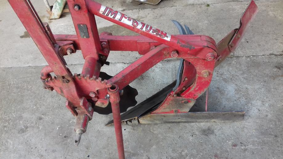 Jednobrazni plug IMT 16