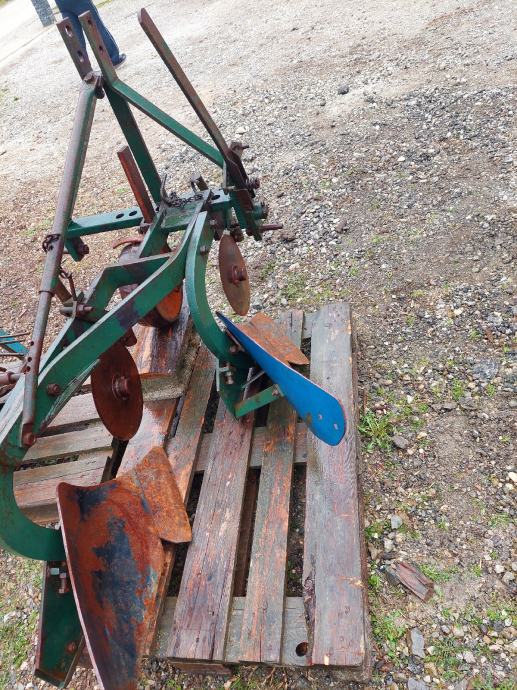 Plug Batuje 10 cola dvobrazni pomični