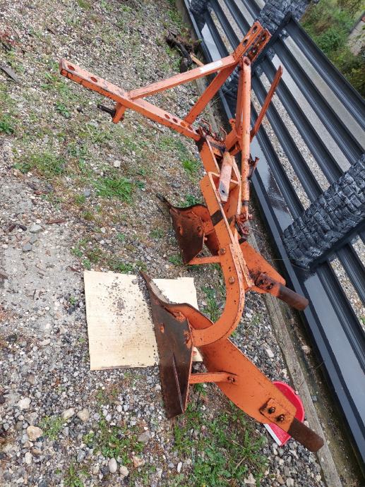 Plug Batuje 10 cola dvobrazni