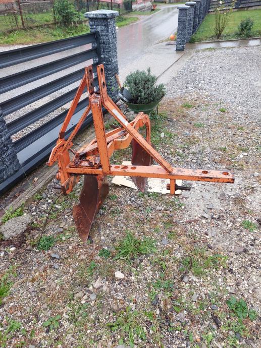 Plug Batuje 10 cola dvobrazni