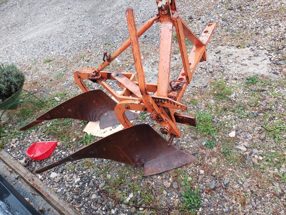 Plug Batuje 10 cola dvobrazni