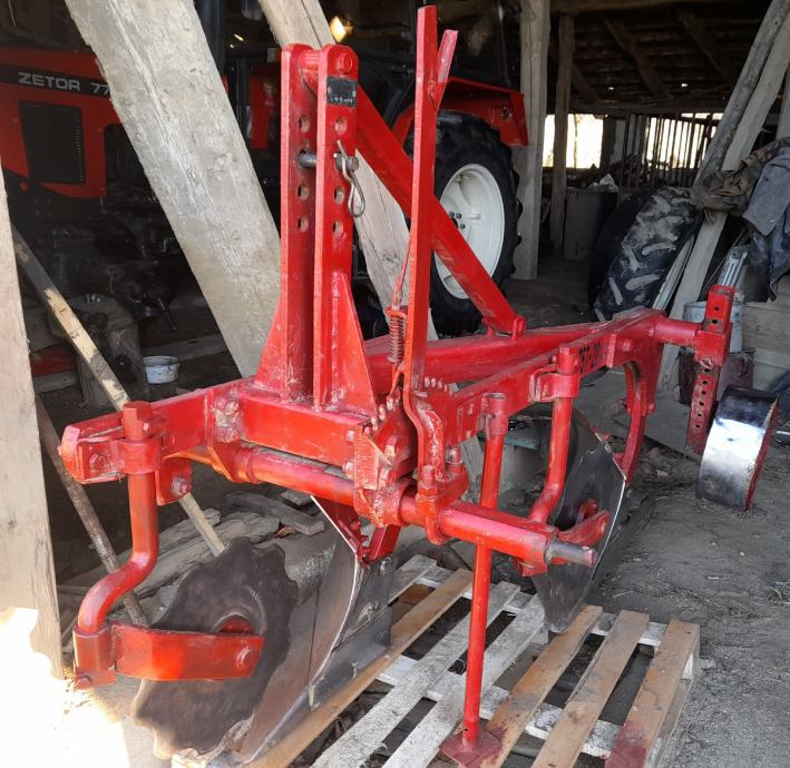 Dvobrazni plug imt 14