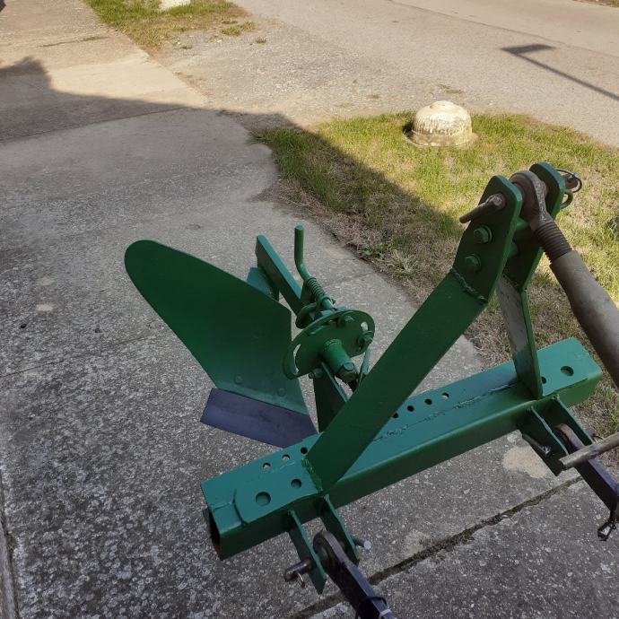 Plug za male traktore 8