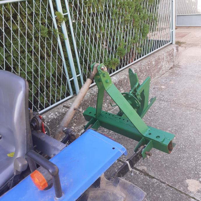 Plug za male traktore 8