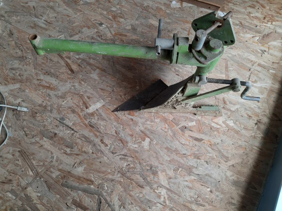 PLUG ZA MOTOKULTIVATOR IMT 506, AGRIA