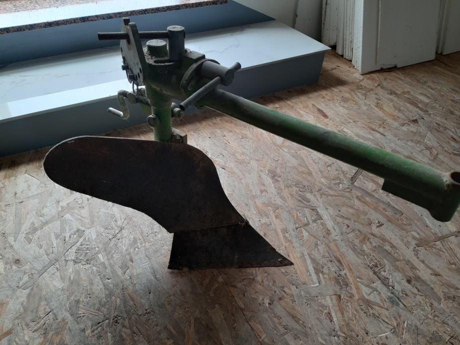 PLUG ZA MOTOKULTIVATOR IMT 506, AGRIA